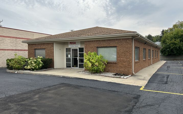 53 W MAPLE RD Clawson MI 48017-1109 APN: 2033226016 | Crexi.com