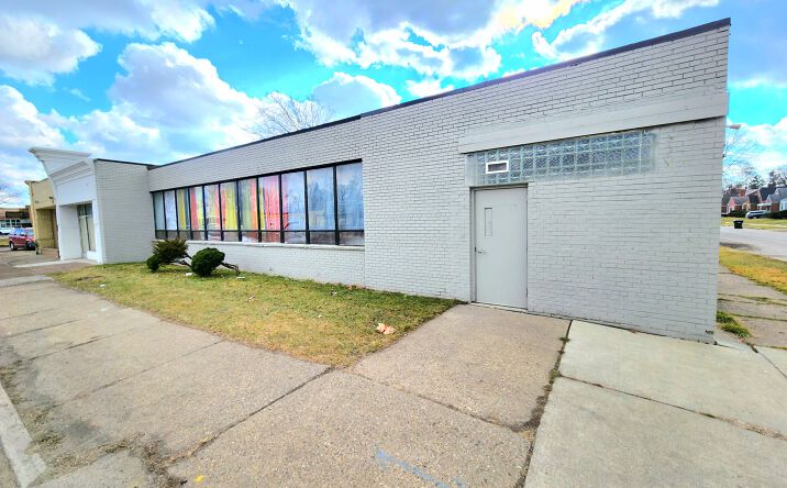 15851 W SEVEN MILE RD Detroit MI 48235 APN: W22I016204C6 | Crexi.com