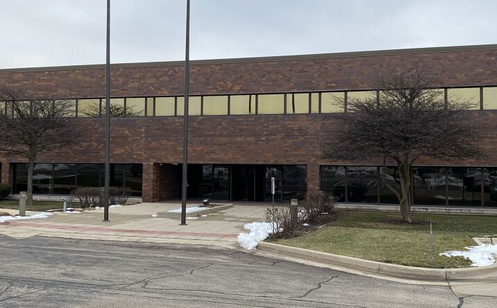 1400 KENSINGTON RD Oak Brook IL 60523-2106 APN: 06-26-101-007 | Crexi.com