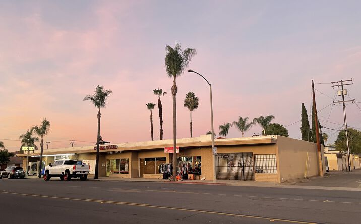 602 S ESCONDIDO BLVD # 20 Escondido CA 92025-4818 APN: 233-242-15-00 ...