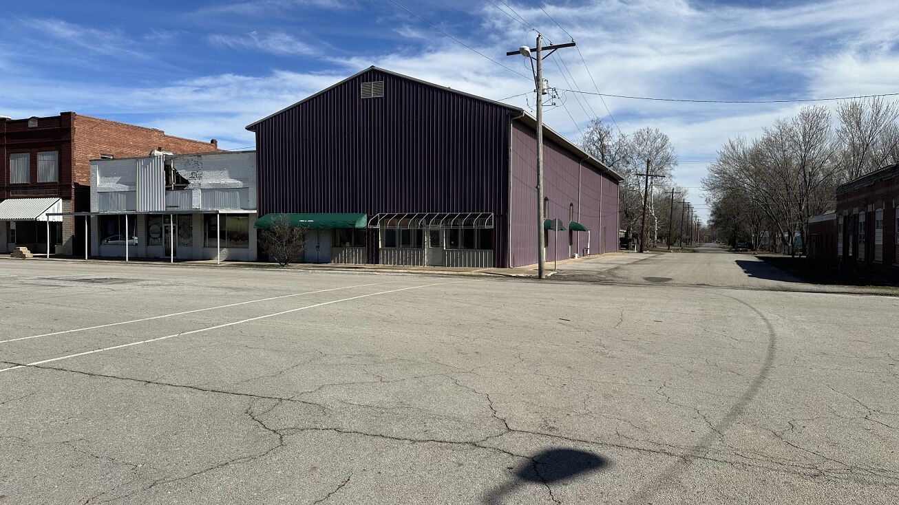 220 S Main St, Spiro, OK 74959 | Crexi.com