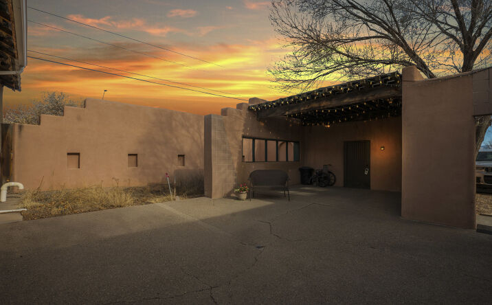 367 MAIN ST SE Los Lunas NM 87031-7339 APN: 1 009 038 403 294 000000 | Crexi.com