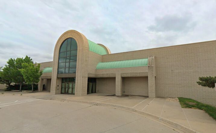 Topeka, KS Commercial Real Estate for Sale | Crexi.com