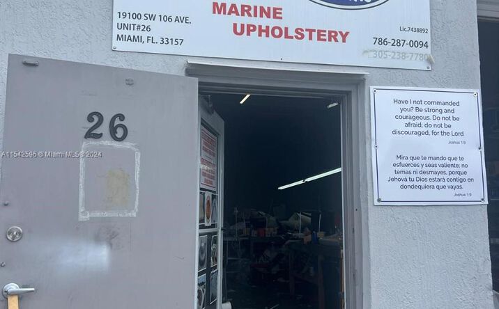 19100 SW 106TH AVE Cutler Bay FL 33157-7642 APN: 3060050600100 | Crexi.com