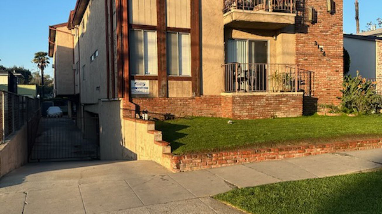 3124 Rowena Ave, Los Angeles, CA 90027 | Crexi.com