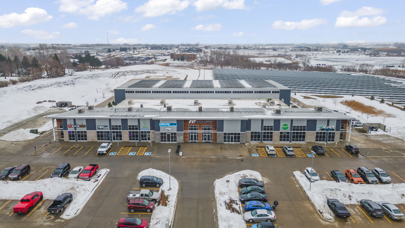 924 Viking Rd, Cedar Falls, IA 50613 | Crexi.com