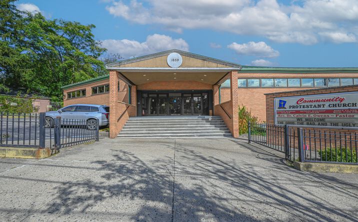 1659 E GUN HILL RD Bronx NY 10469-6003 APN: 2048020009 | Crexi.com