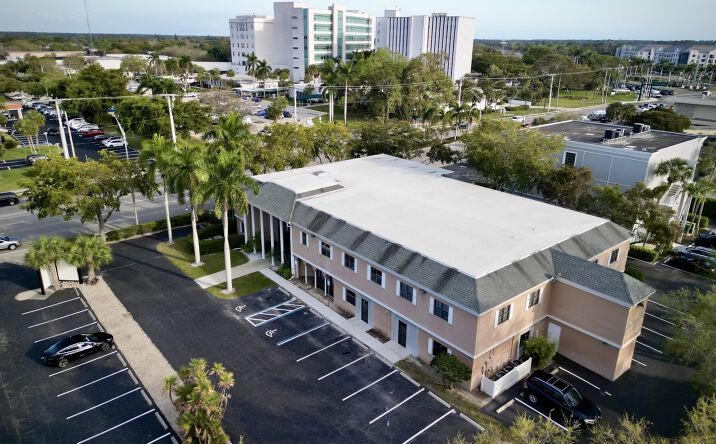 49 8th St N, Naples, FL 34102 | Crexi.com