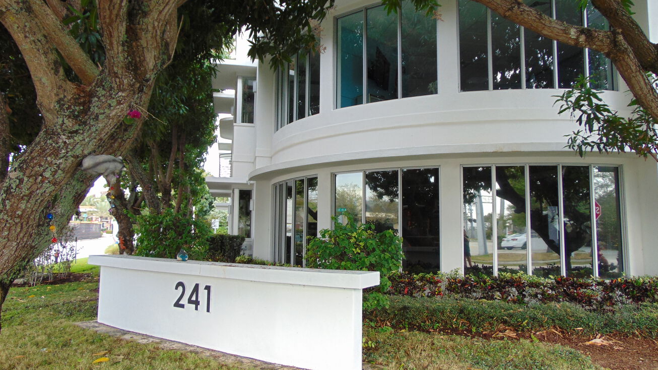 241 NE 4th St, Delray Beach, FL 33444 | Crexi.com