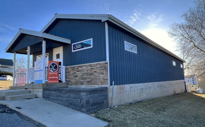 120 S 4TH AVE Dedham IA 51440-2006 APN: 15-17-481-017 | Crexi.com