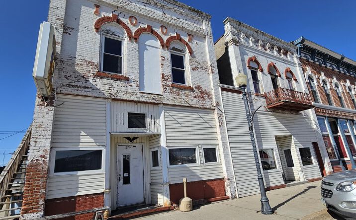 309 and 311 CEDAR Street, Wilton, IA 52778 | Crexi.com