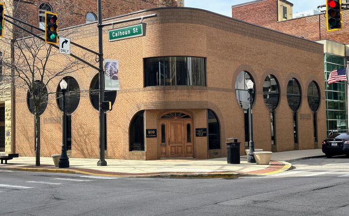 800 S CALHOUN ST Fort Wayne IN 46802-2302 APN: 021202453005000074 ...
