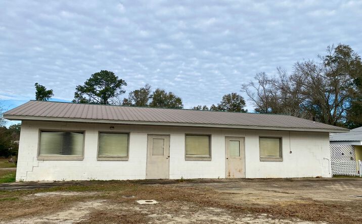 6522 BLUE SPRINGS RD Greenwood FL 32443-2086 APN: 205N08000002600000 ...