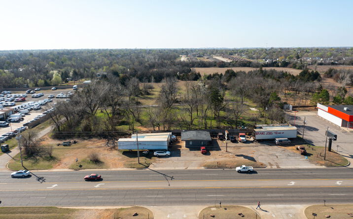 9128 NE 23RD ST Oklahoma City OK 73141-3012 APN: 156201500 | Crexi.com