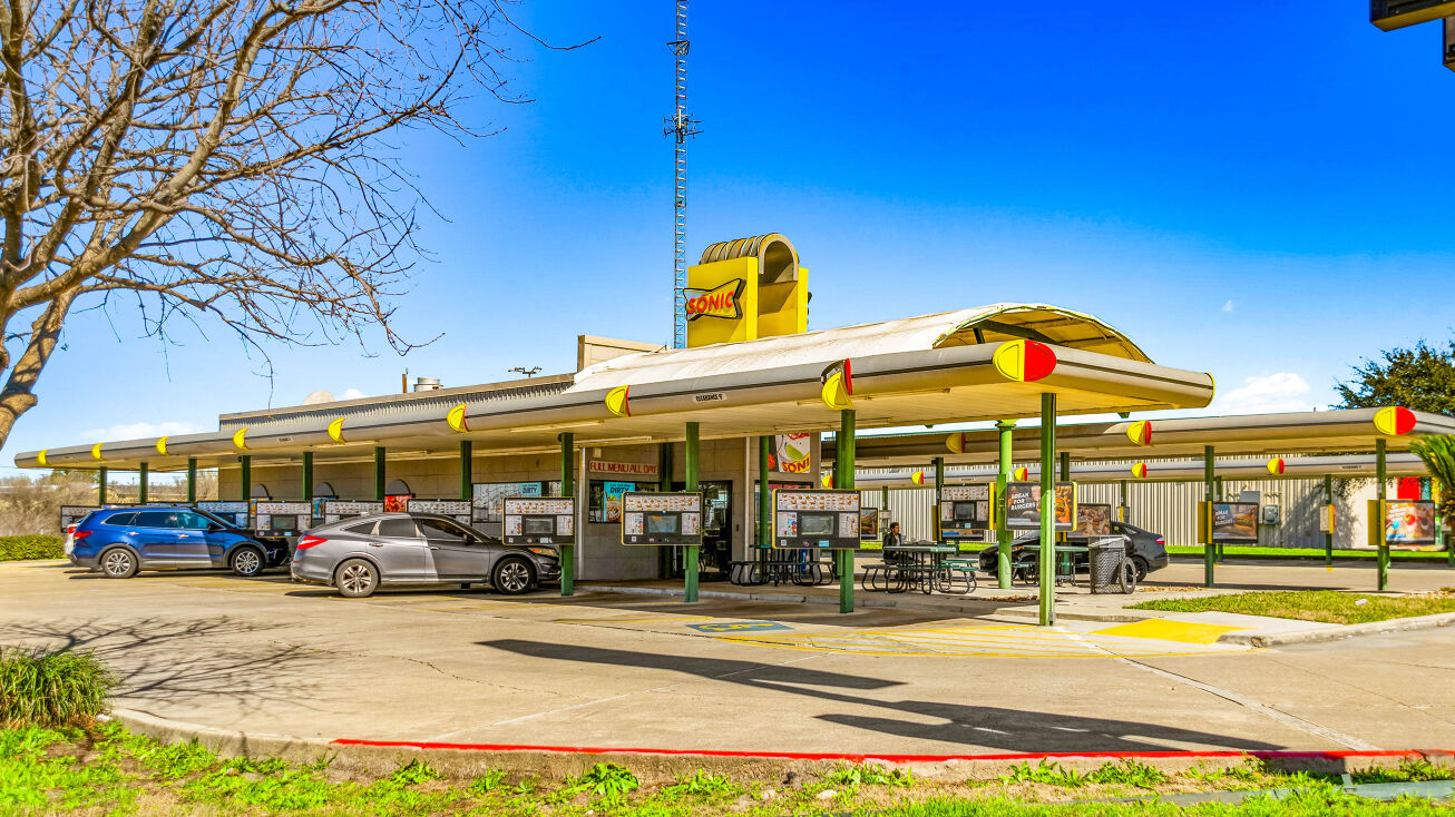 351 Valley Hi Dr, San Antonio, TX 78227 | Crexi.com