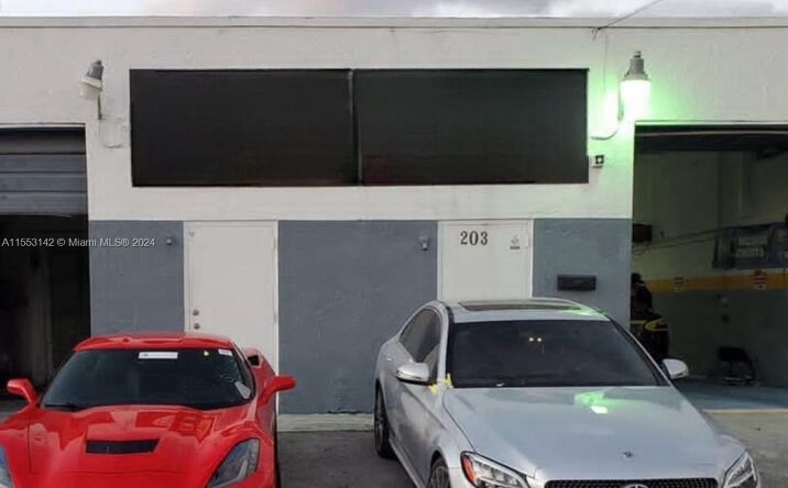 W Body Shop & Car Dealership, Hialeah, FL 33010 | Crexi.com