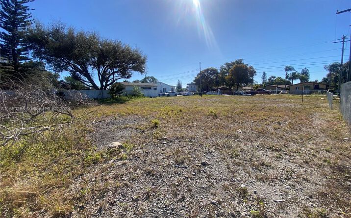 2665 JOHNSON ST Hollywood FL 33020 | Crexi.com