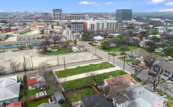 226 E Carson St, San Antonio, TX 78208 | Crexi.com