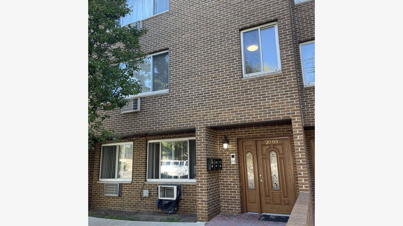 20-07 49th St, Queens, NY 11105 | Crexi.com
