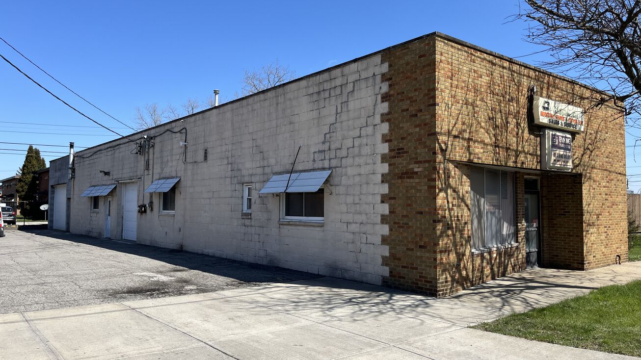 16321 Rockside Rd, Maple Heights, OH 44137 | Crexi.com