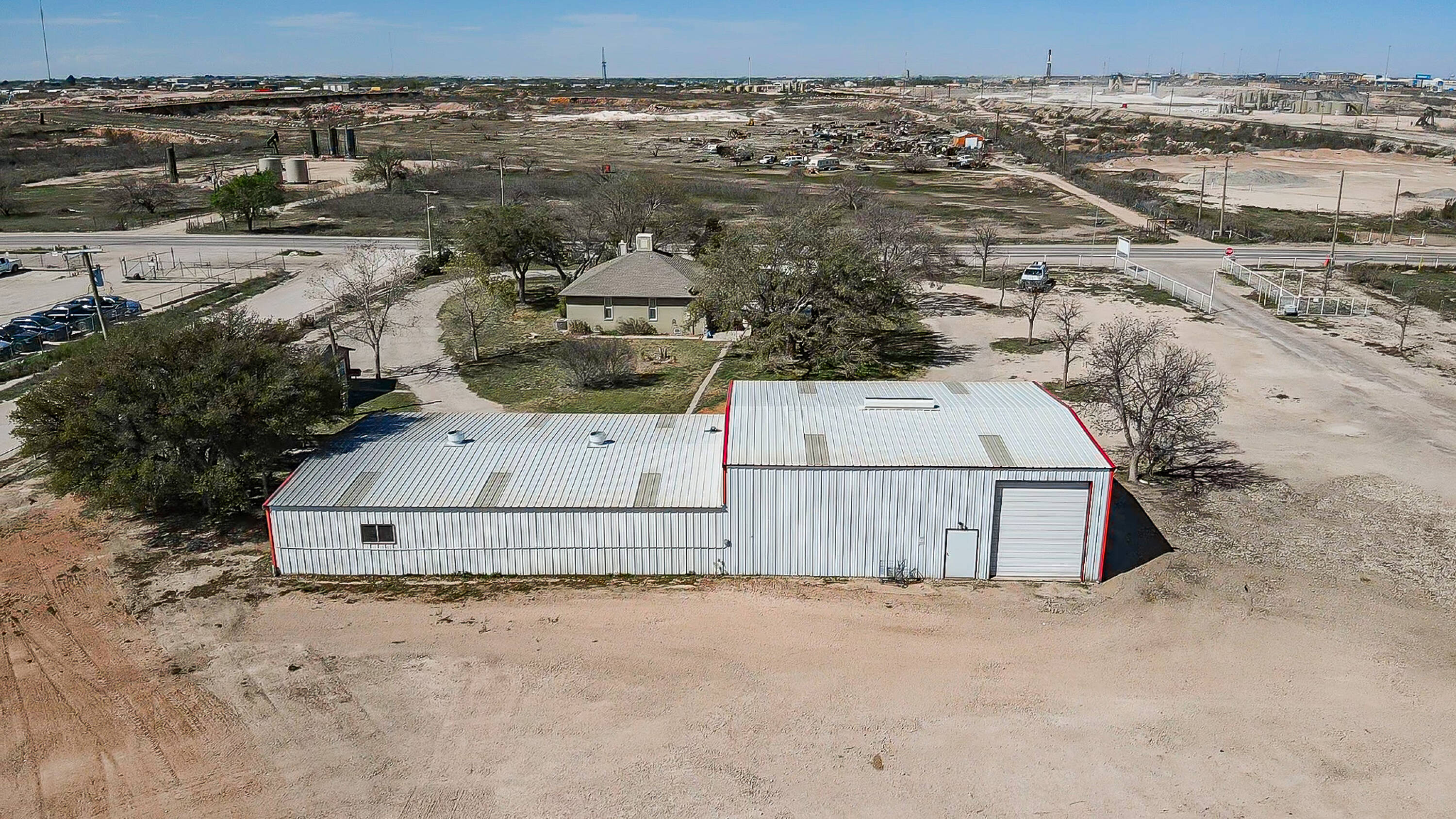 2701 S COUNTY ROAD 1193 Midland TX 79706-3828 APN: 806000250040 | Crexi.com