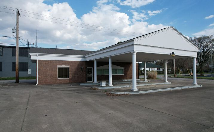 300 W Church Street, Salem, IL 62881 | Crexi.com