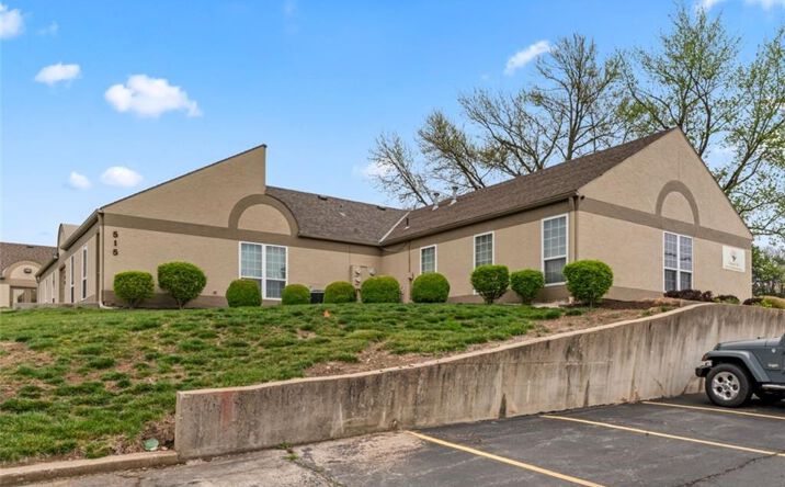 513 N MUR LEN RD Olathe KS 66062-1318 APN: DP69800000 0513 | Crexi.com