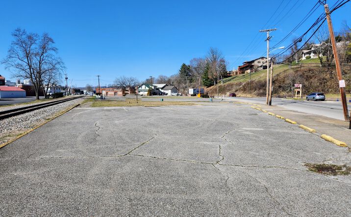 527 WASHINGTON ST W Charleston WV 25302-2035 APN: 20120022033900000000 ...