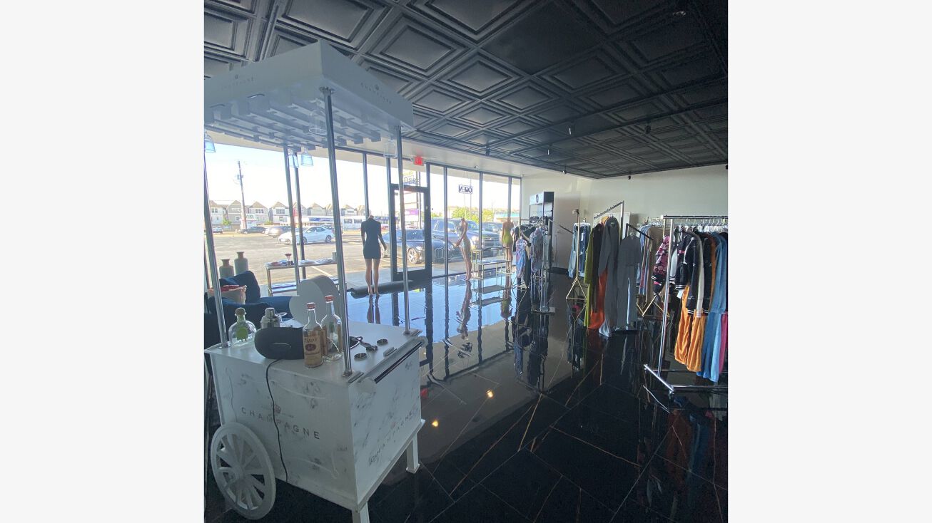 8330 Long Point Rd, Houston, TX 77055 | Crexi.com