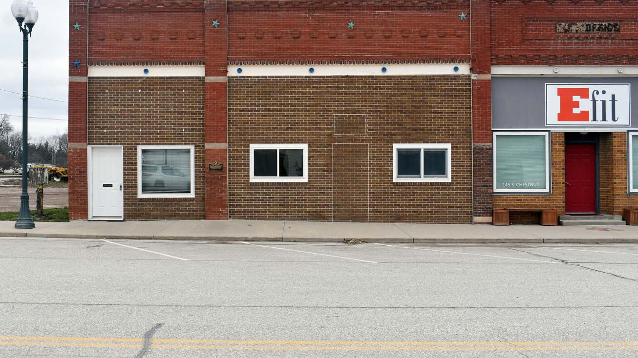 149 S Chestnut Ave, Earlham, IA 50072 | Crexi.com