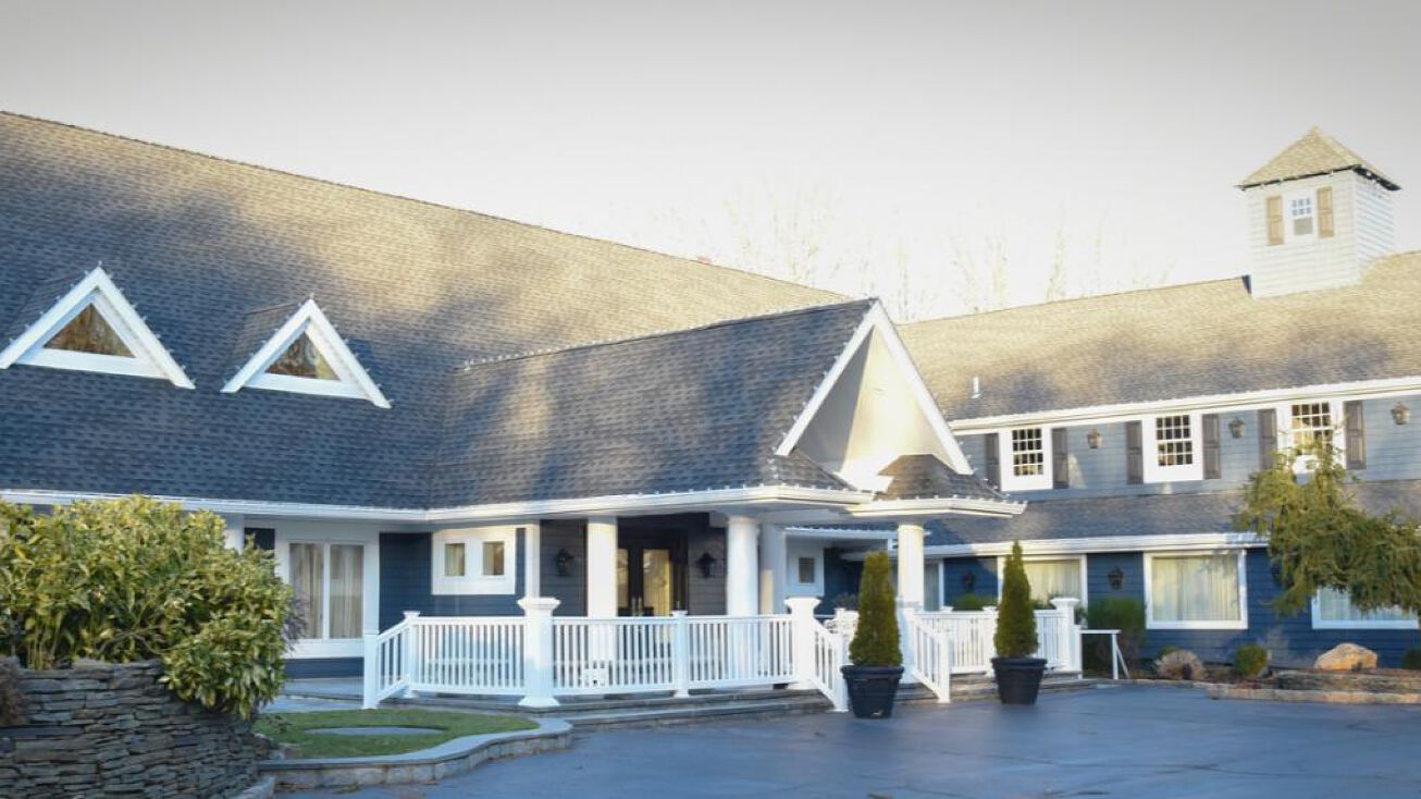 195 N Country Rd, Miller Place, NY 11764 | Crexi.com