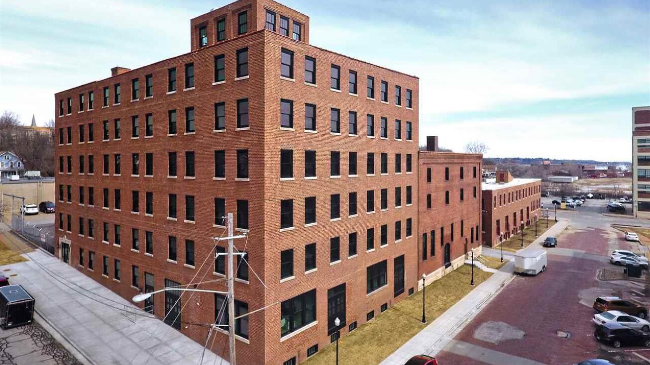 511 PERSHING Avenue, Davenport, IA 52803 | Crexi.com