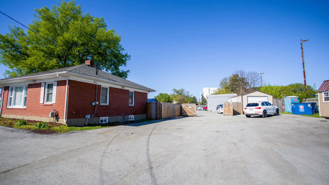 1815 Crums Ln, Louisville, KY 40216 | Crexi.com