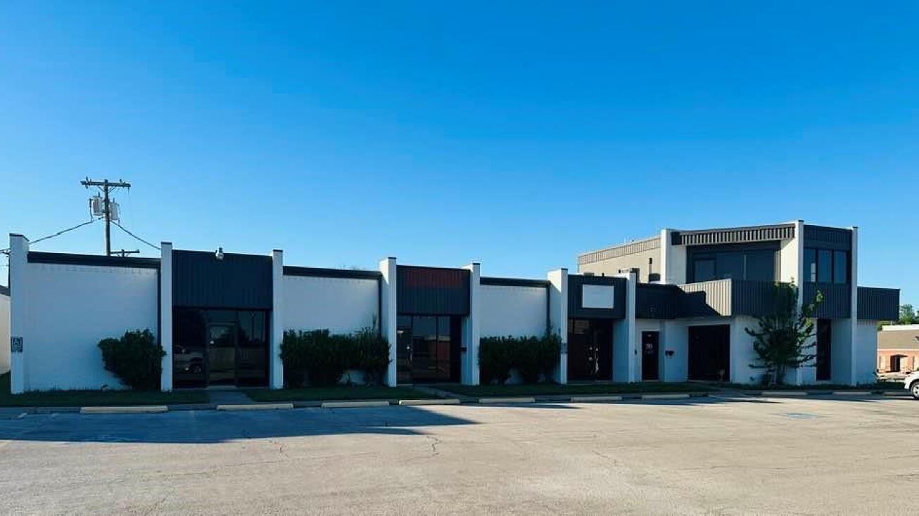 405 N Ridgeway Suite E Drive, Cleburne, TX 76033 | Crexi.com