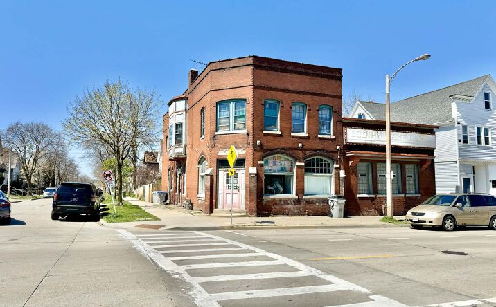 2375-2379 S HOWELL AVE Milwaukee WI 53207-1601 APN: 4990052000 | Crexi.com