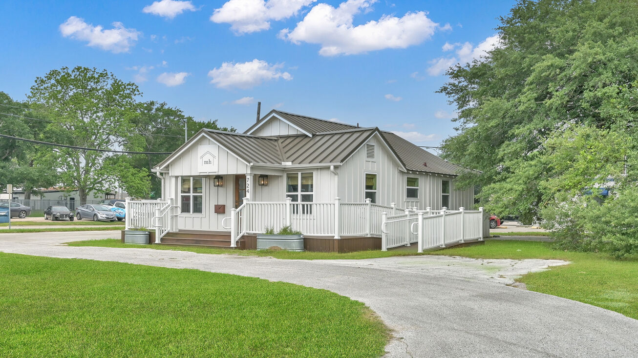 724 W Main St, Tomball, TX 77375 | Crexi.com