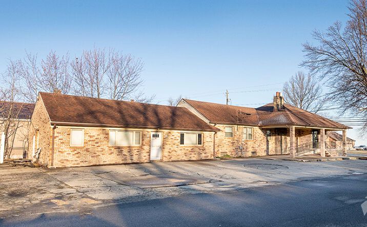 4270 E LAKE RD Sheffield Lake OH 44054-1100 APN: 03-00-040-103-004 ...