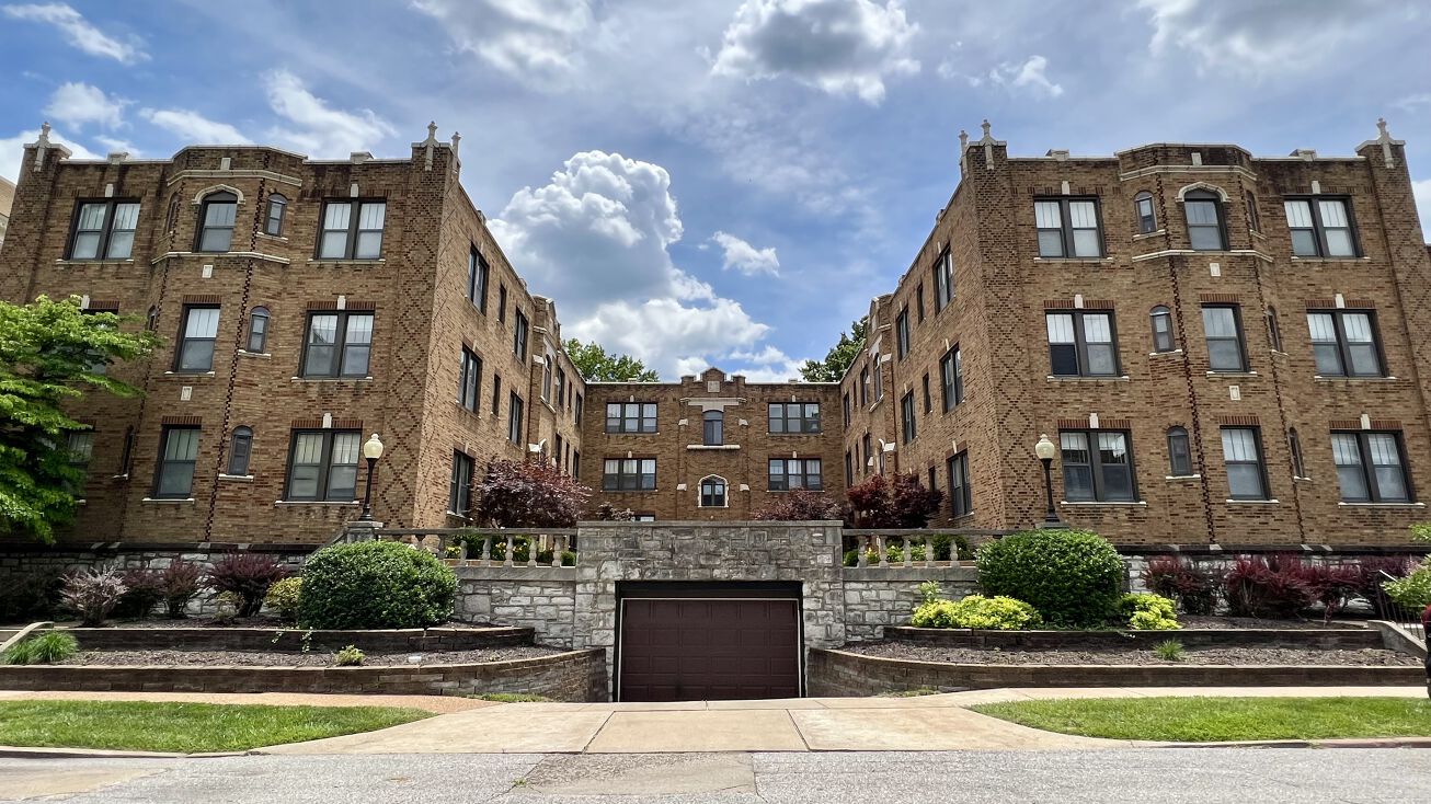 6238 Southwood Ave, St. Louis, MO 63105 | Crexi.com