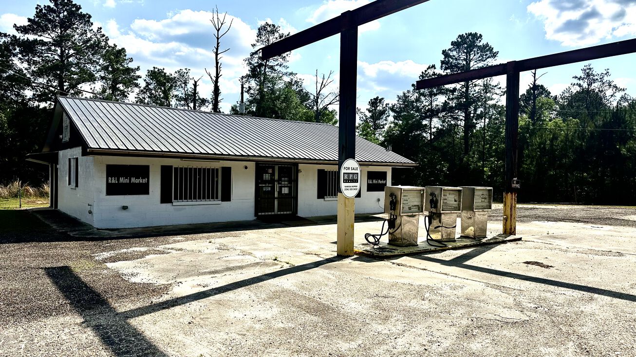 2090 US-82, Fitzpatrick, AL 36029 | Crexi.com