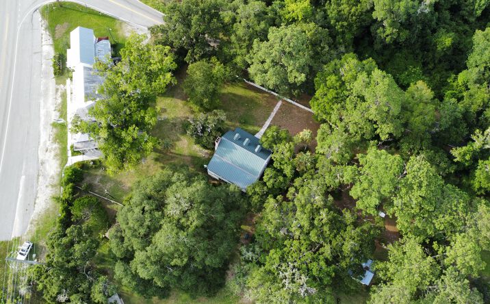 8083 POINT OF PINES RD Edisto Island SC 29438-6702 APN: 085-00-00-005 ...