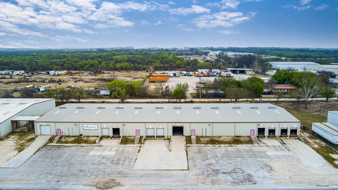 70 Jessica Ln, Del Rio, TX 78840 | Crexi.com