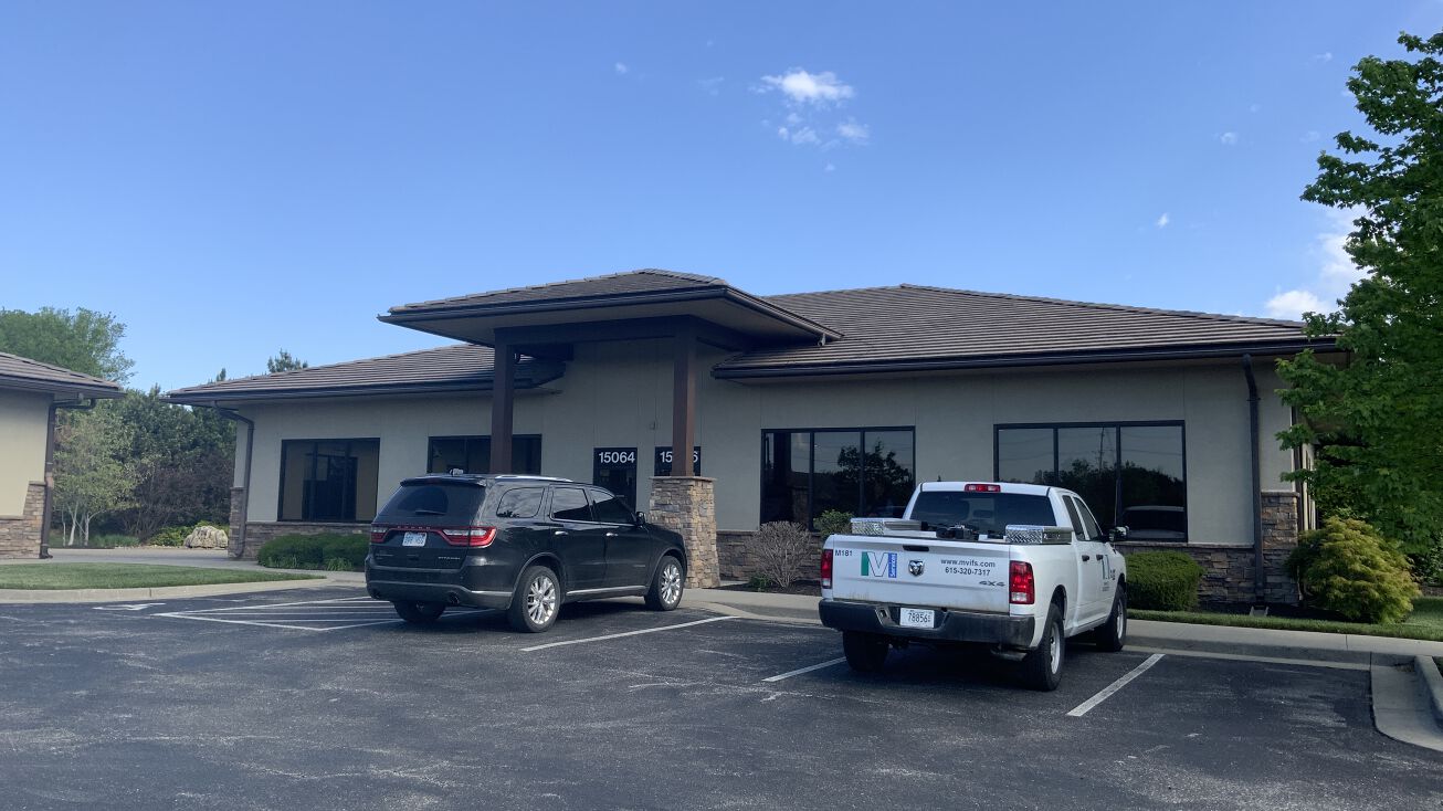 15056 Antioch Rd, Overland Park, KS 66221 | Crexi.com
