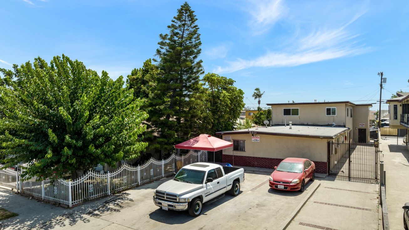 840 W 52nd St, Los Angeles, CA 90037 | Crexi.com