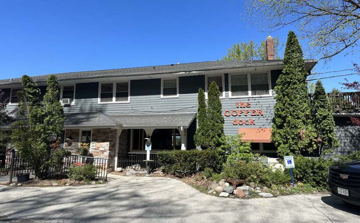 1474 E FRIESS LAKE DR Hubertus WI 53033-9493 APN: V10 -047700A | Crexi.com