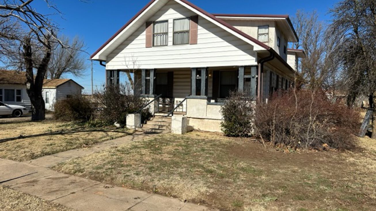 411 W Broadway St, Vici, OK 73859 | Crexi.com