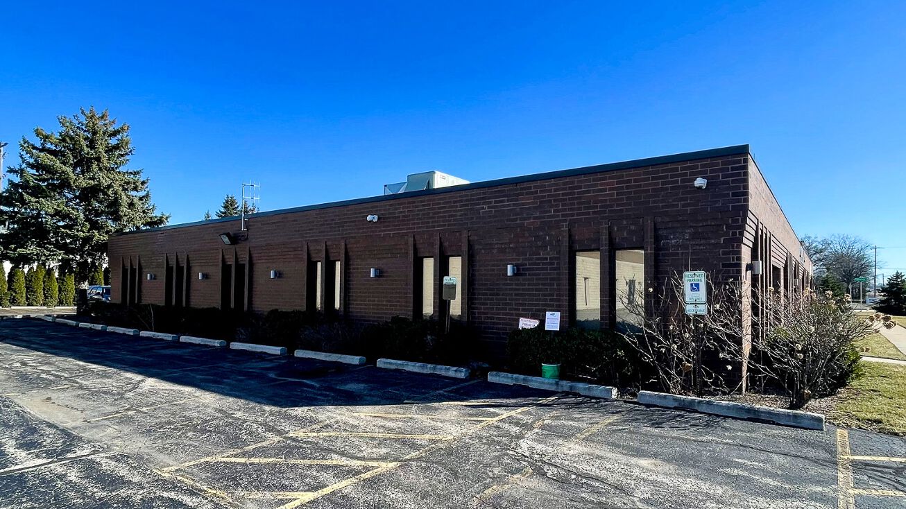 9306-9316 N 107th St, Milwaukee, WI 53224 | Crexi.com