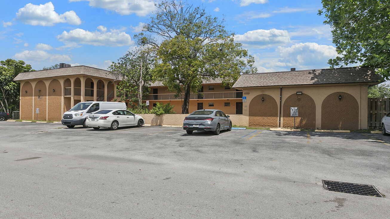 6015 SW 33rd St, Miramar, FL 33023 | Crexi.com