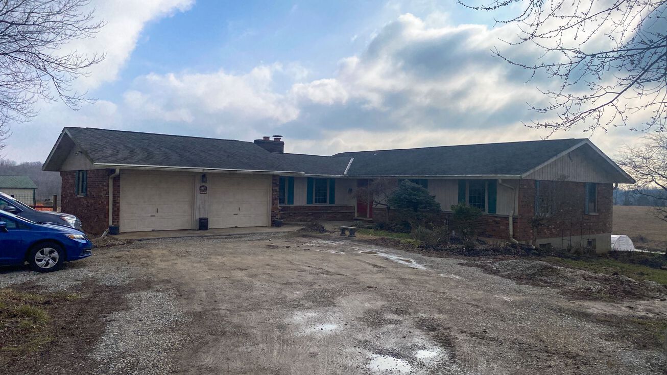 55+/- Acres Farming & Recreational Estate: Home, Barns, Pond, Moores ...