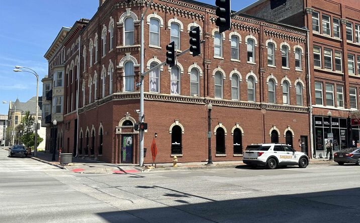 246 W 3RD ST Davenport IA 52802 | Crexi.com