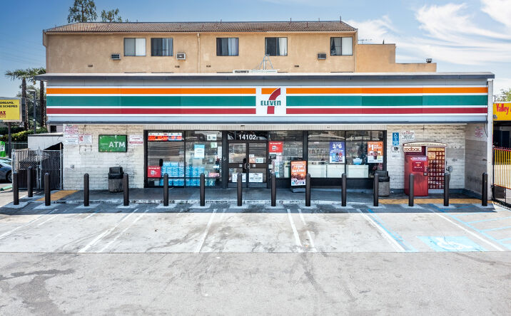 14102 SHERMAN WAY Van Nuys CA 91405-2419 APN: 2217-022-023 | Crexi.com